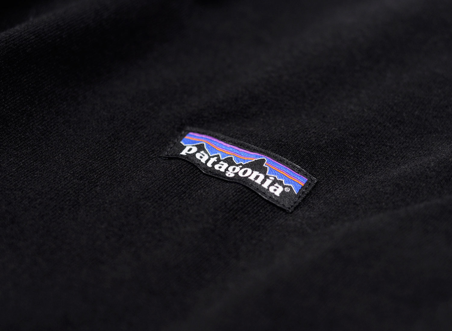 PATAGONIA P6 LABEL UPRISAL CREW SWEATSHIRT BLACK